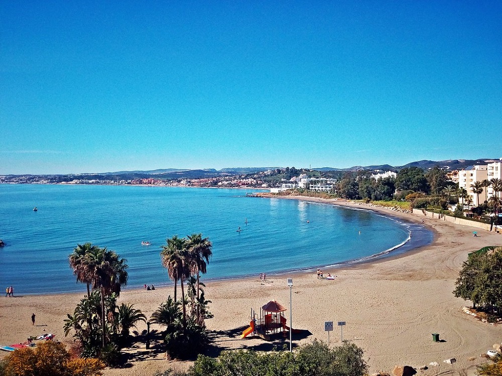 The Ultimate Guide to Estepona: Beaches, History, Nature and More
